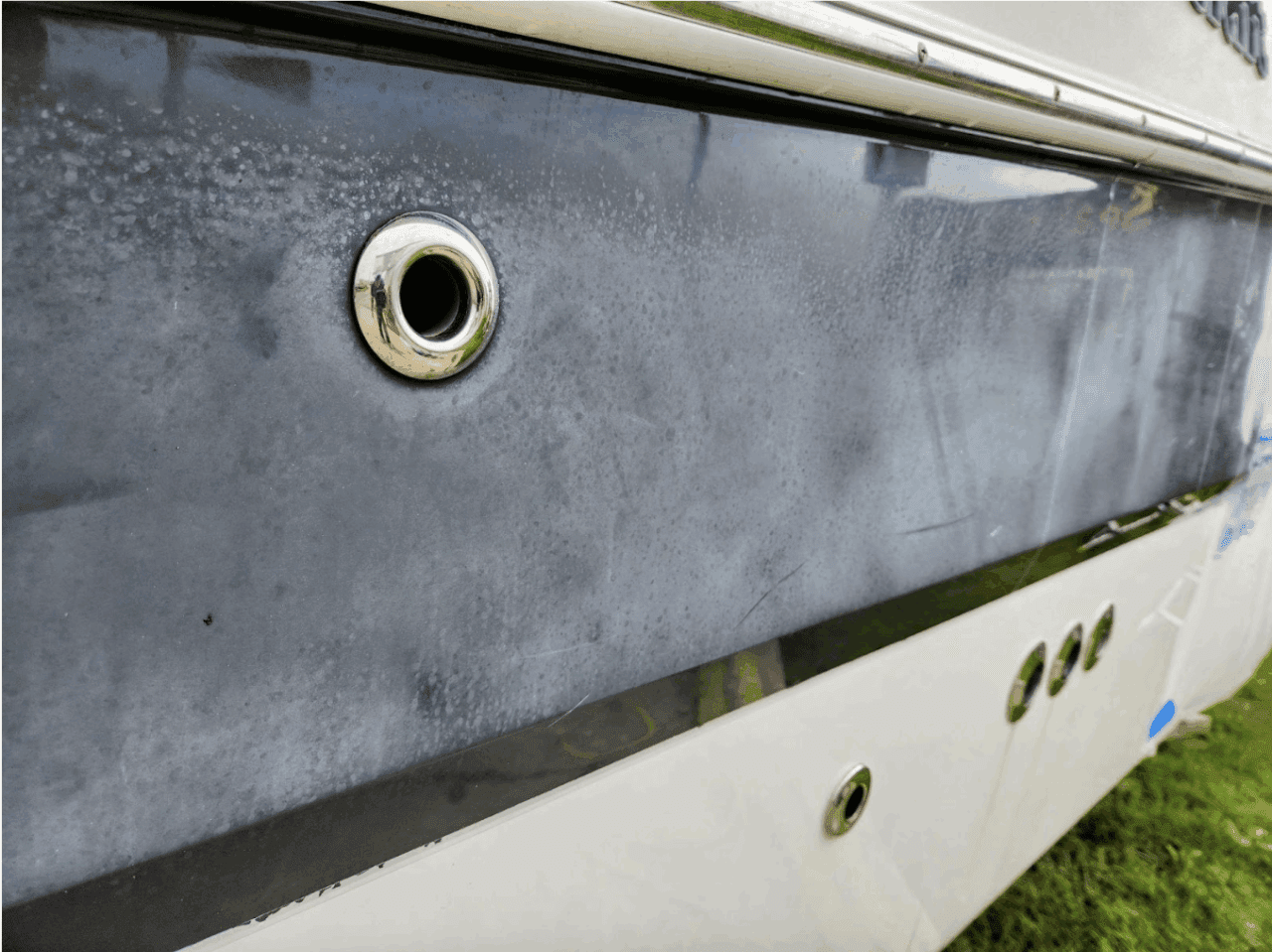 How To Remove Your Boat’s Oxidation: A Step By Step Guide